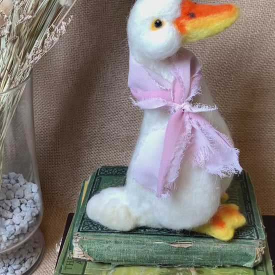 Handmade Needle Felted Goose Figurine – Needle Felted Goose Valentine ...